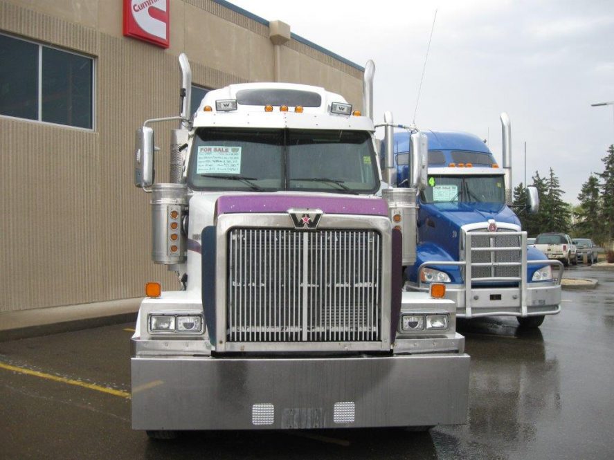2007 western star engine 050 – Beaver Truck Centre