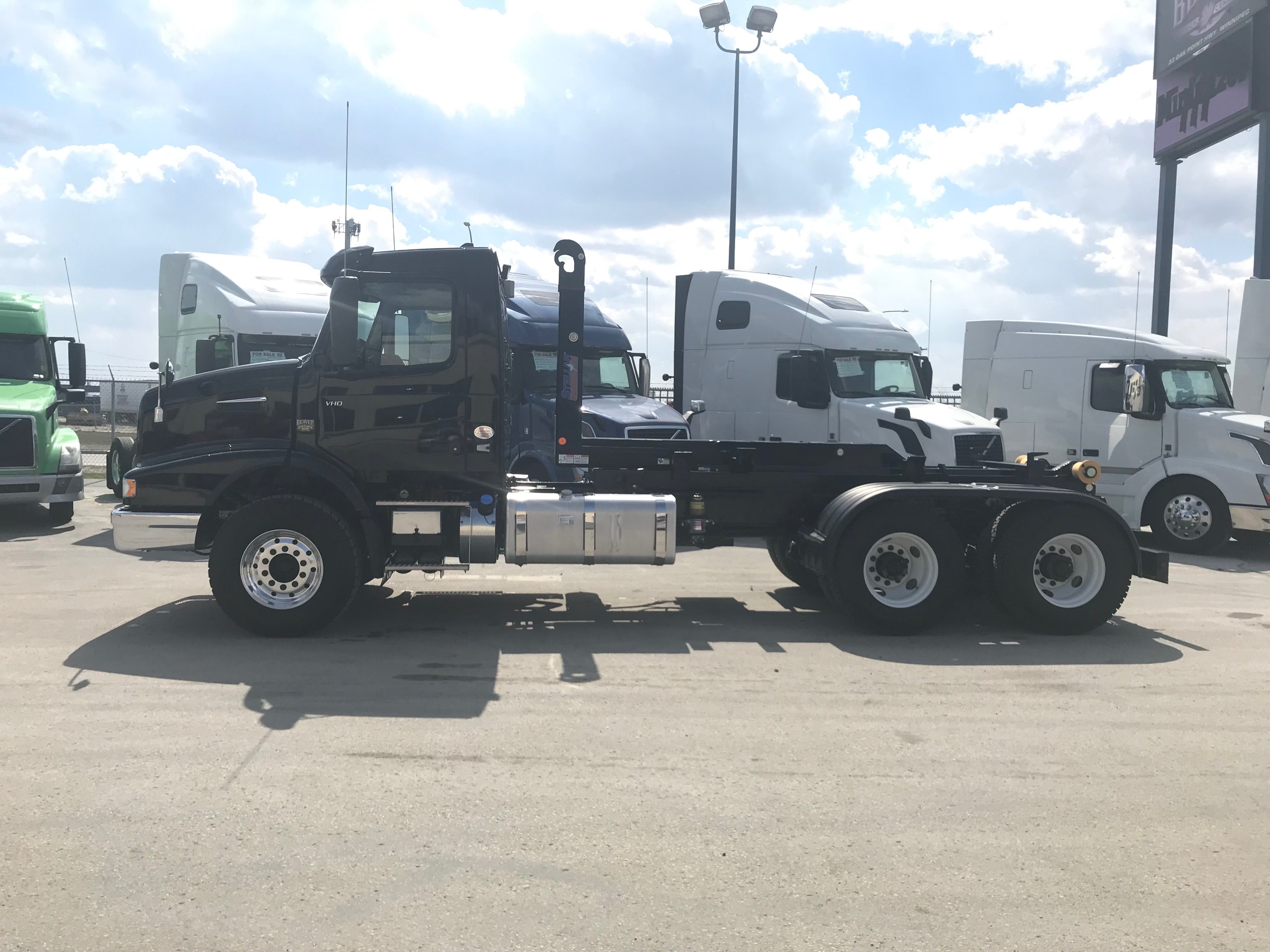 2019 VOLVO VHD64B300 (39188) – Beaver Truck Centre