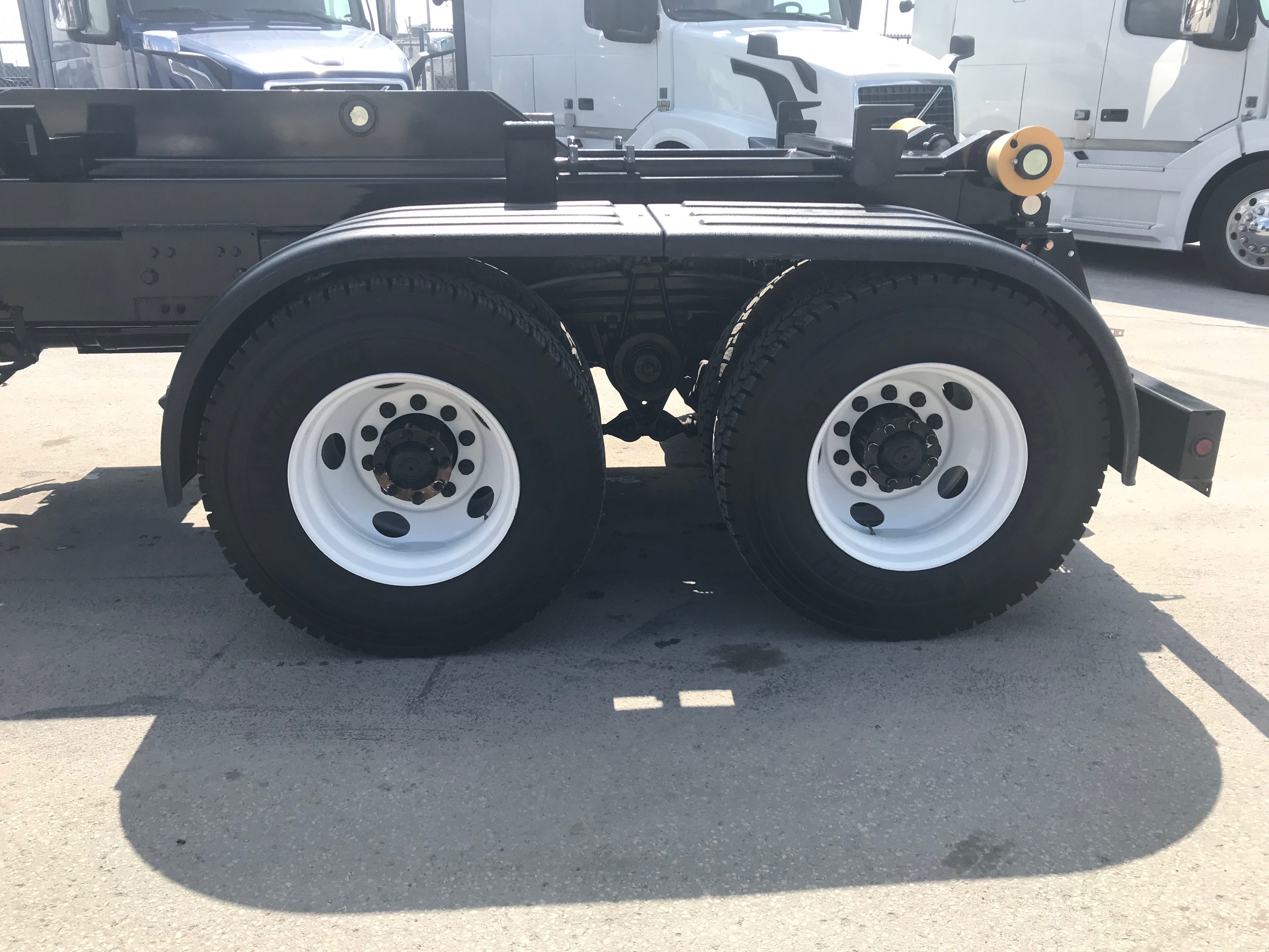 2019 VOLVO VHD64B300 (39188) – Beaver Truck Centre