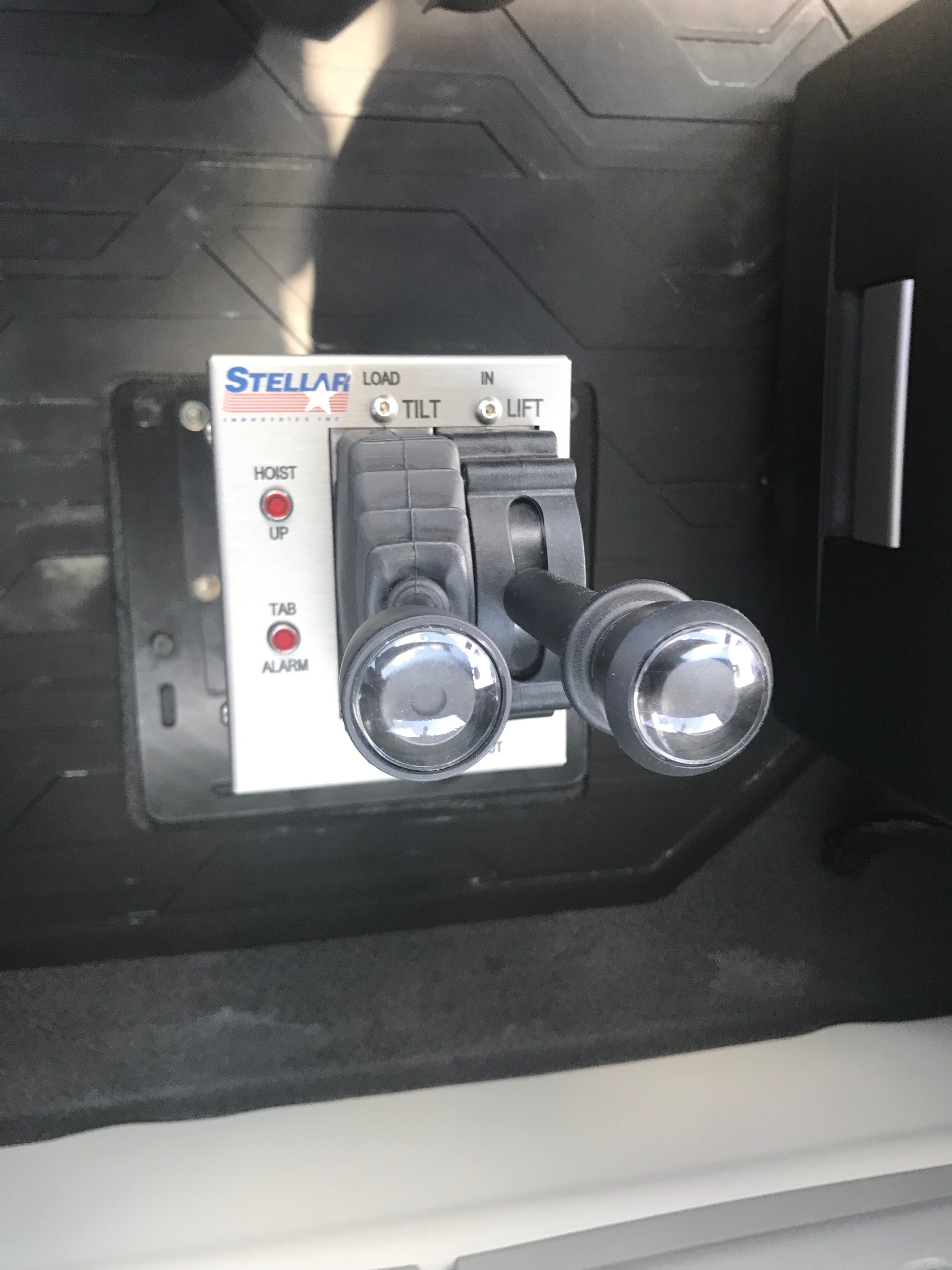 2019 VOLVO VHD64B300 (39188) – Beaver Truck Centre