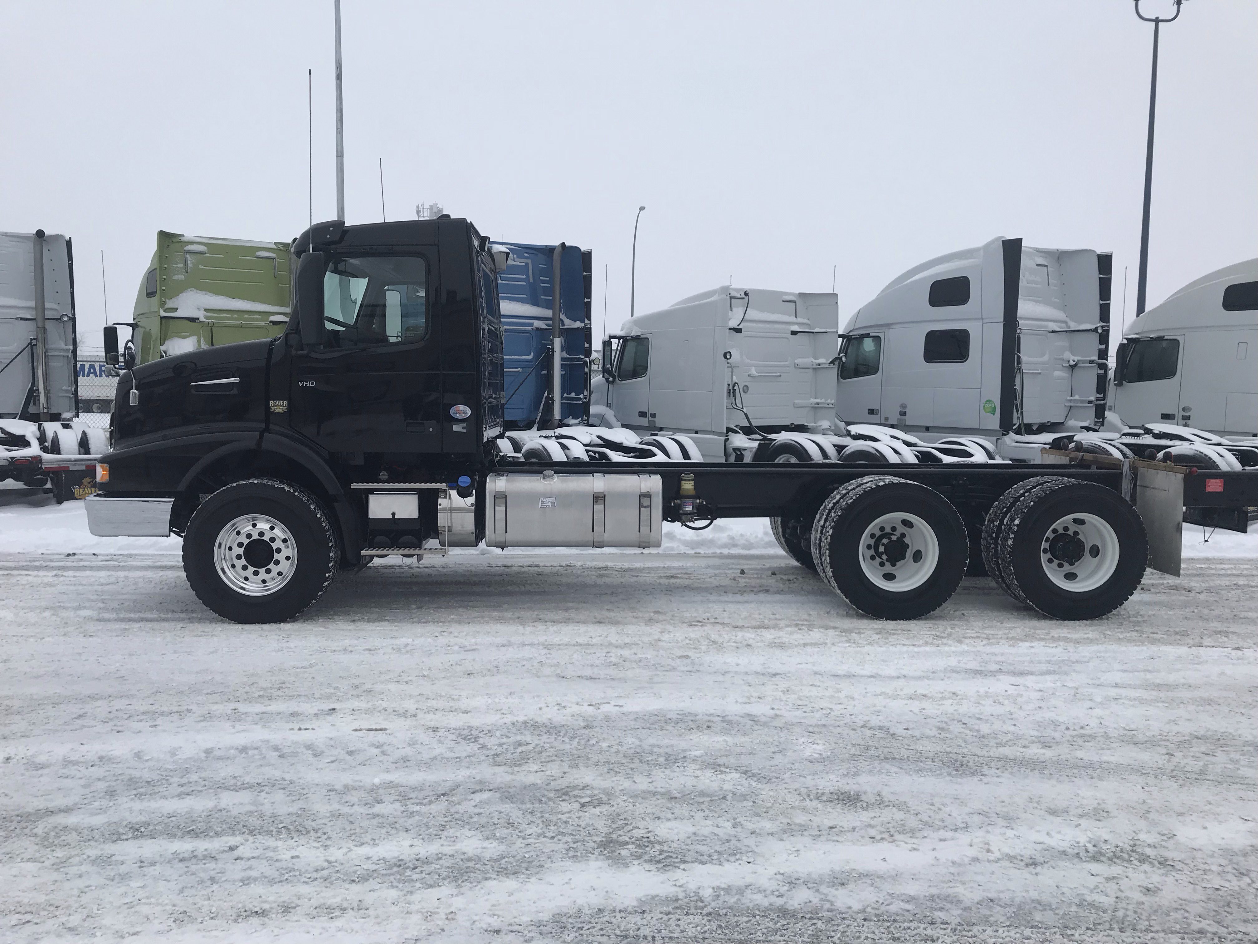 2019 VOLVO VHD64B300 (39188) – Beaver Truck Centre