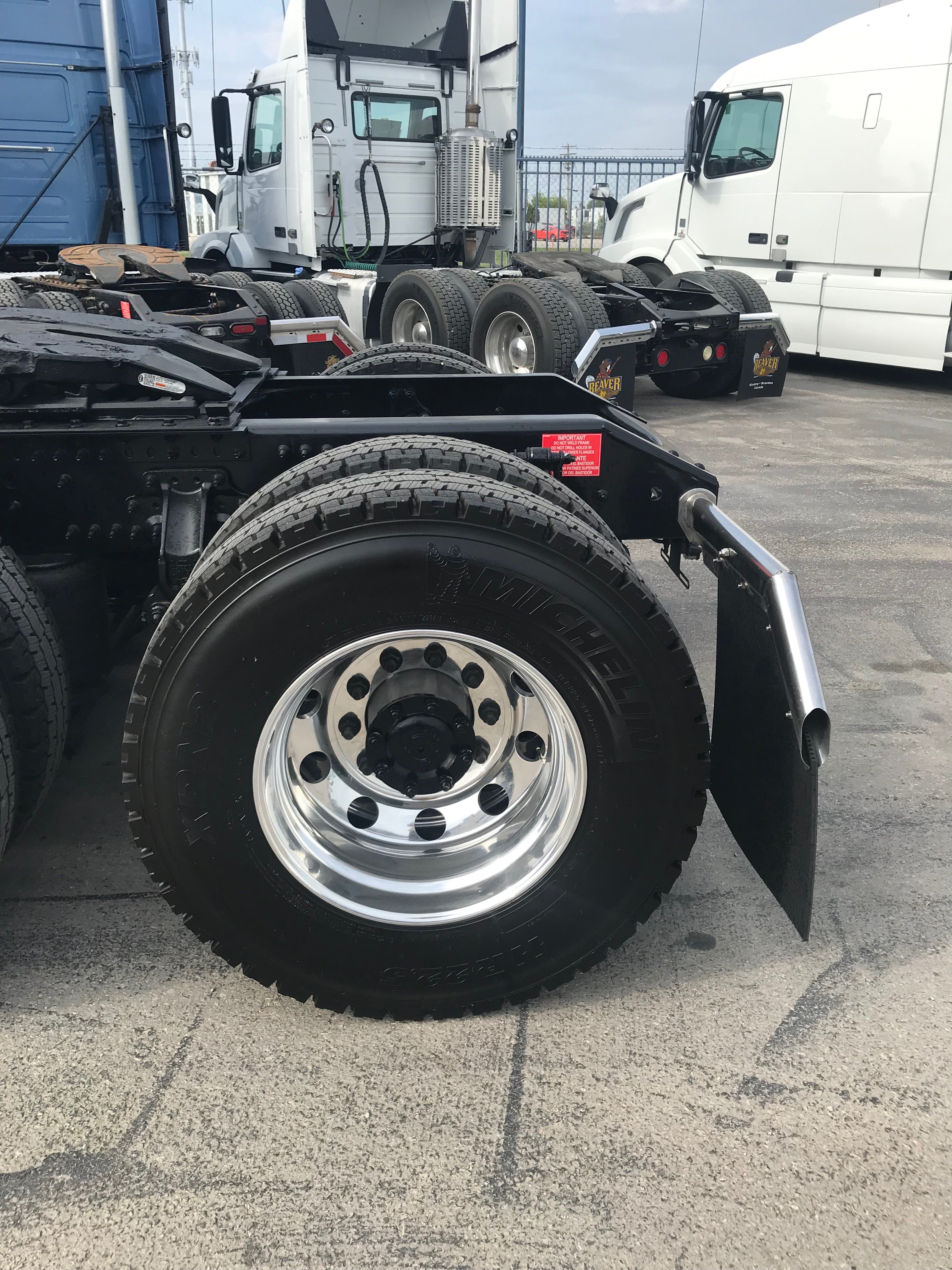 2020 VOLVO VNL64T760 CONVENTIONAL TRUCK WITH SLEEPER (40088) – Beaver ...